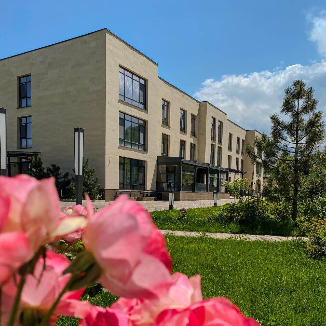 BioMed Health Resort: запись на прием, 3 врача, 1 отзыв - DOQ.kz